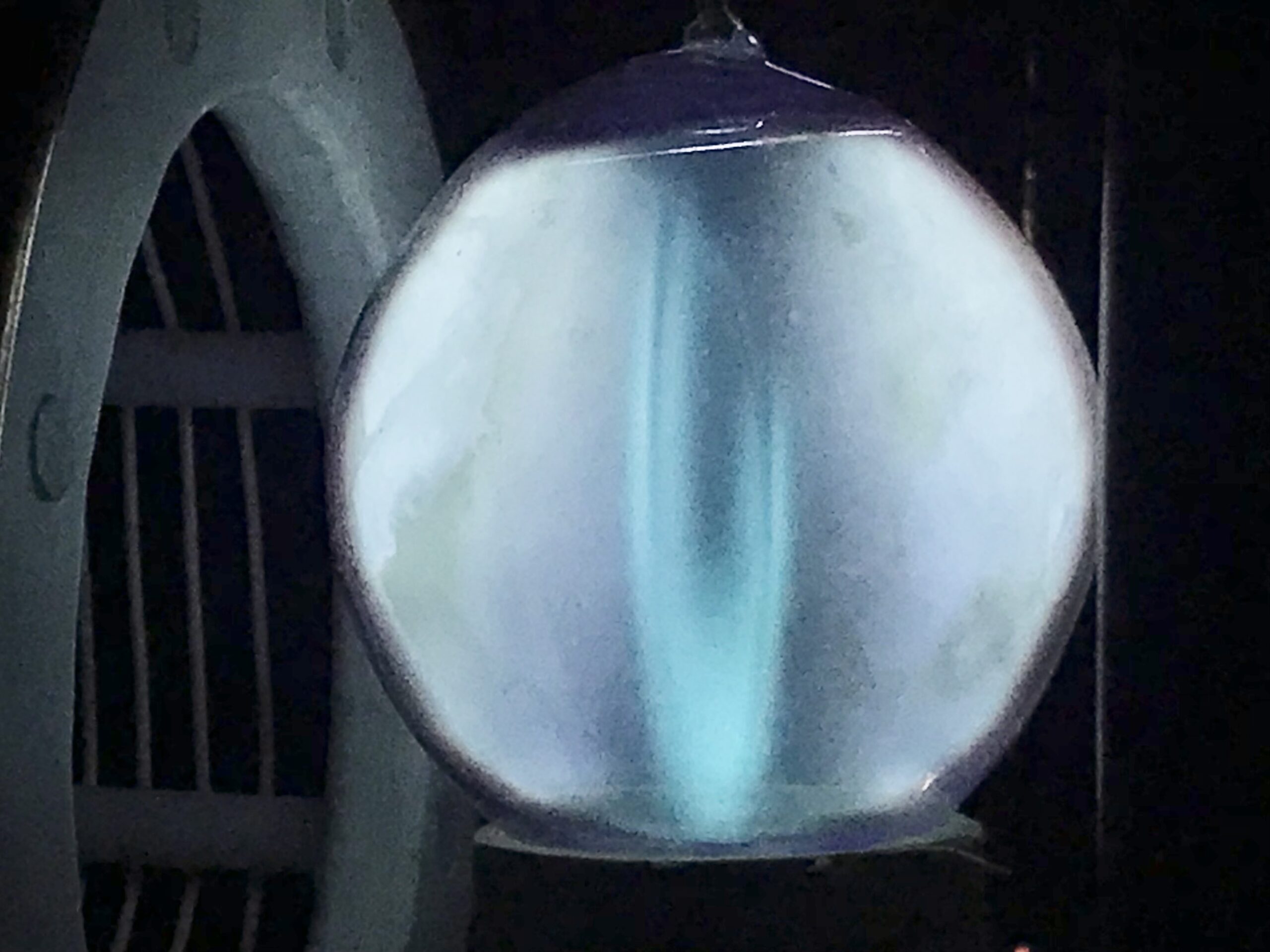 Interesting Mercury Vapor Plasma Manifestations in Vacuum